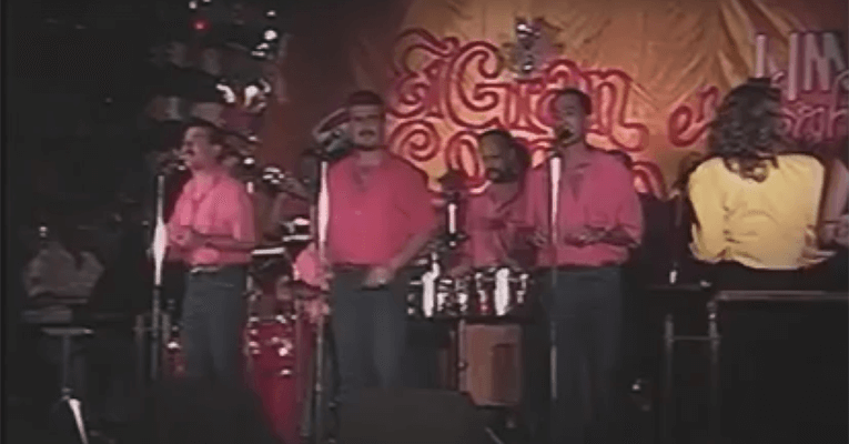 “Quince años”, interpretada por Jerry Rivas